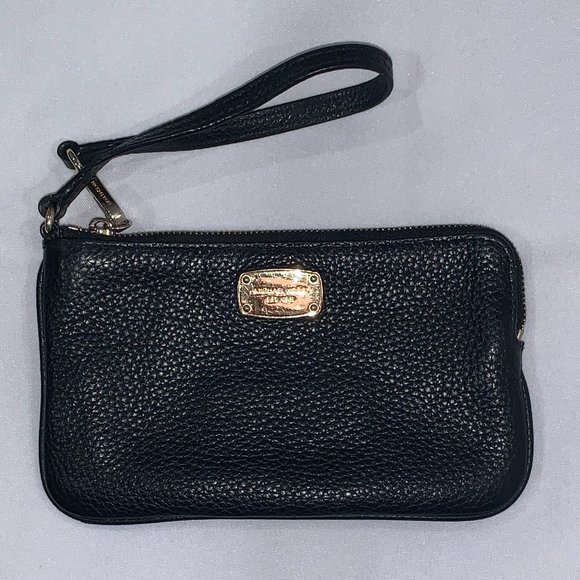 Michael Kors | Bags | Michael Kors Jet Set Black Wristlet | Poshmark